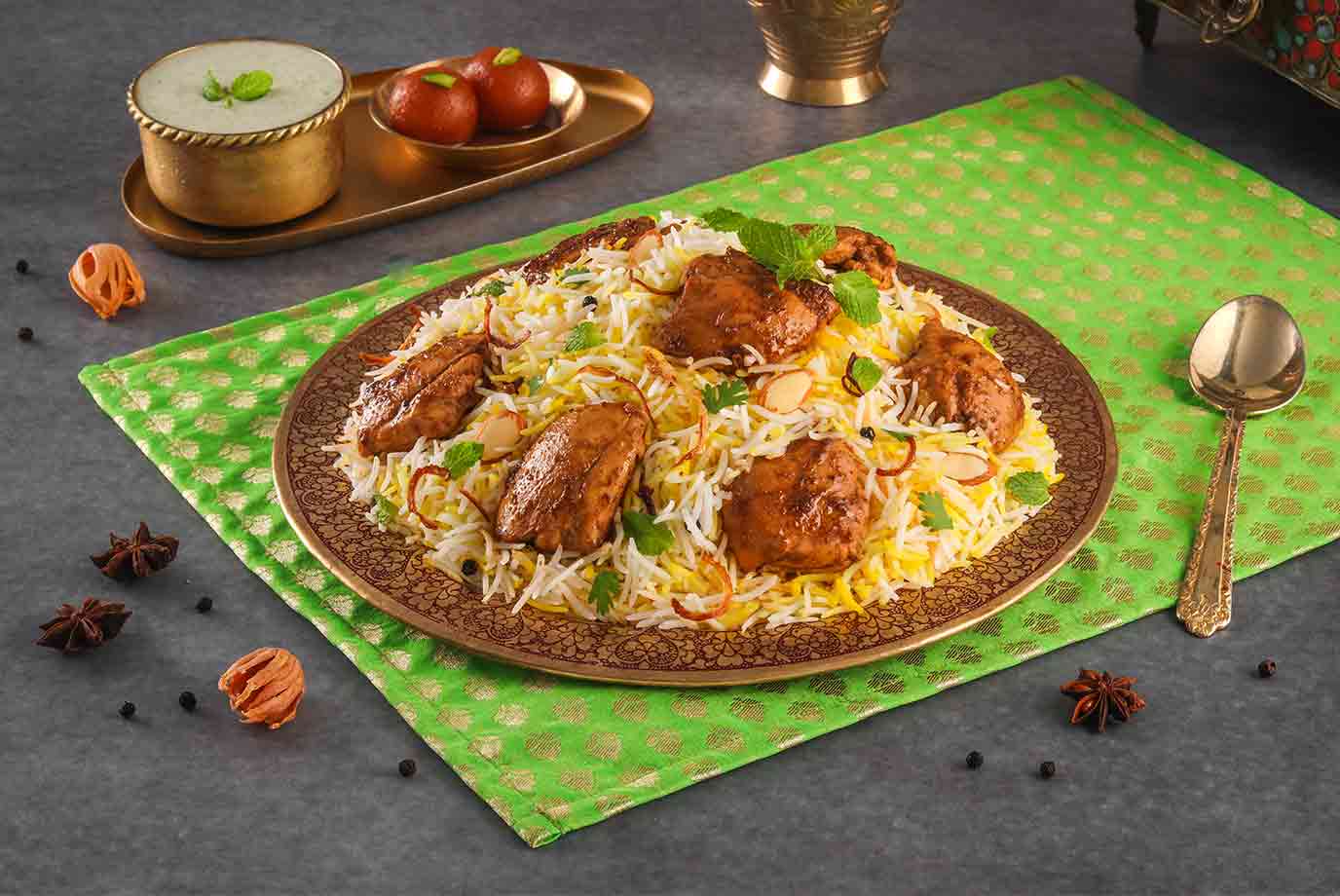 Order Spicy Bhuna Murgh Hyderabadi Chicken Biryani Boneless Serves 2 ...